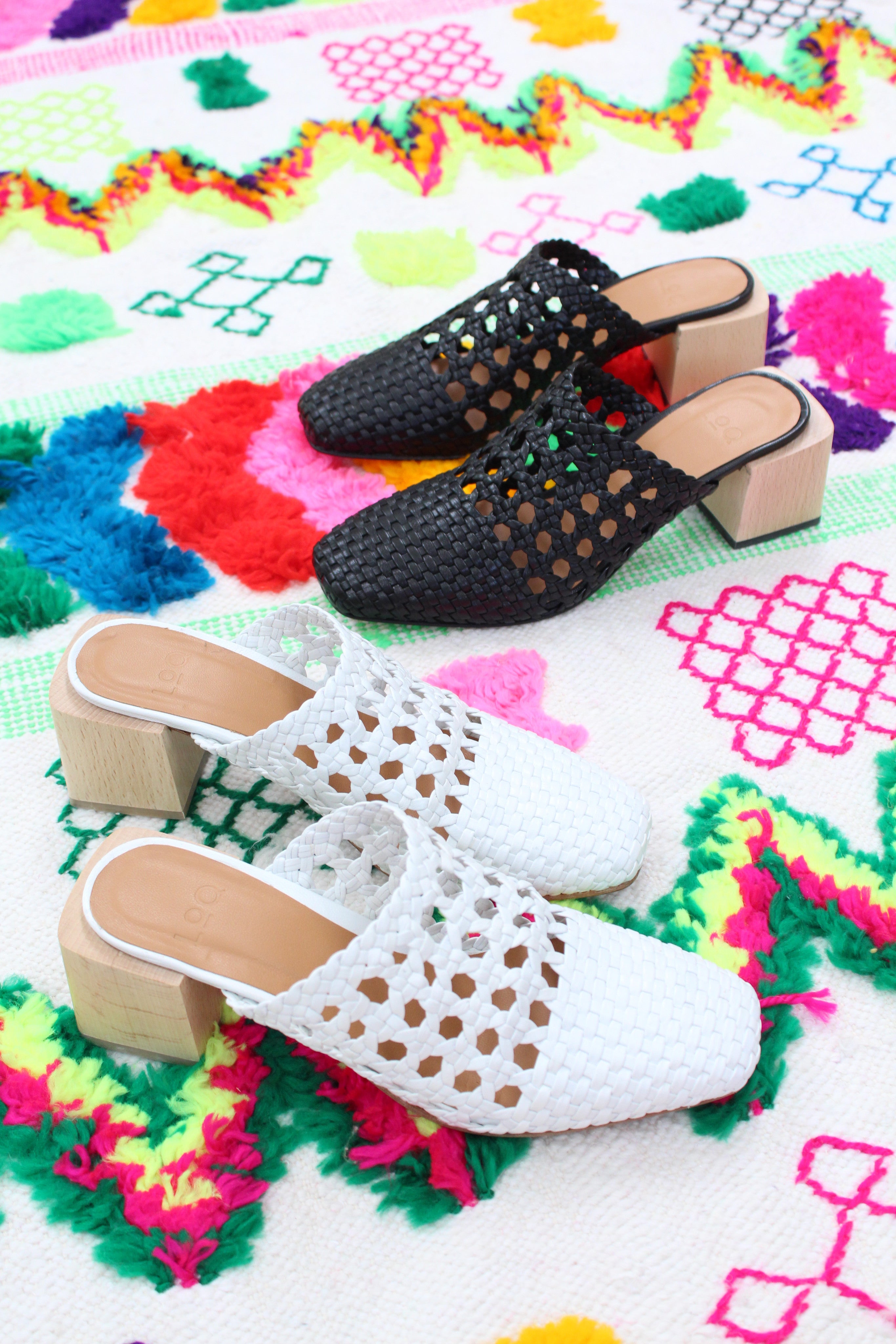 LOQ Ines Black Mule – Beklina