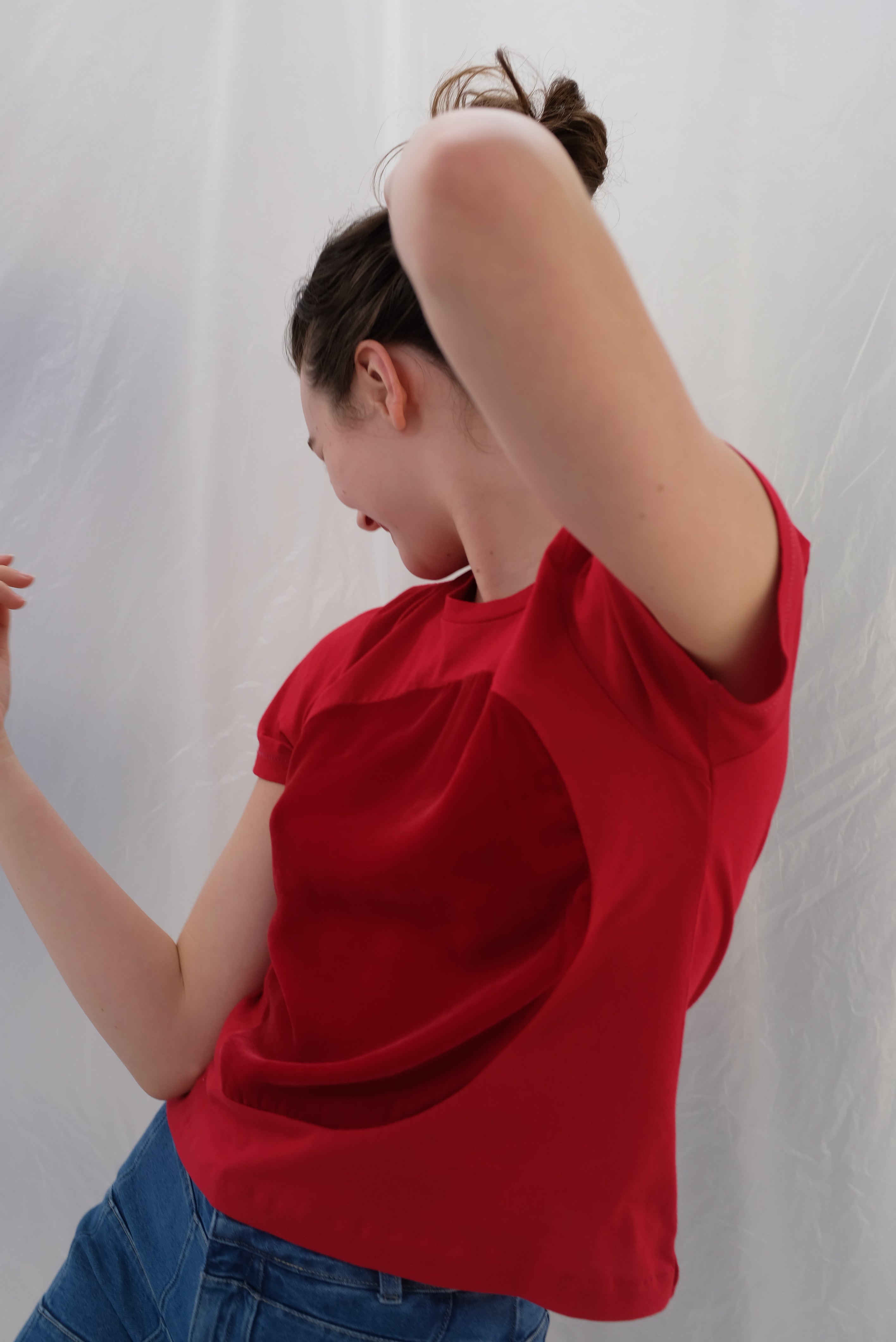 Correll Correll Velvet Circle T Shirt Red – Beklina